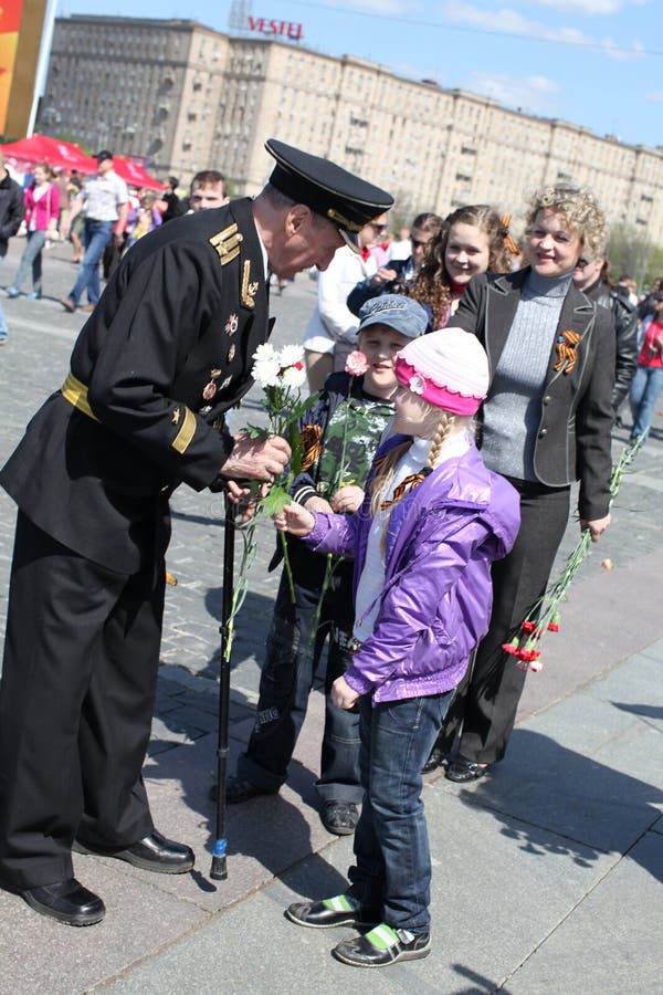 Vladimir Lenin S Anniversary Editorial Image - Image of moscow, line ...