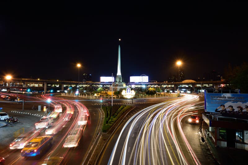 Victory Monument editorial stock photo. Image of night - 76287748