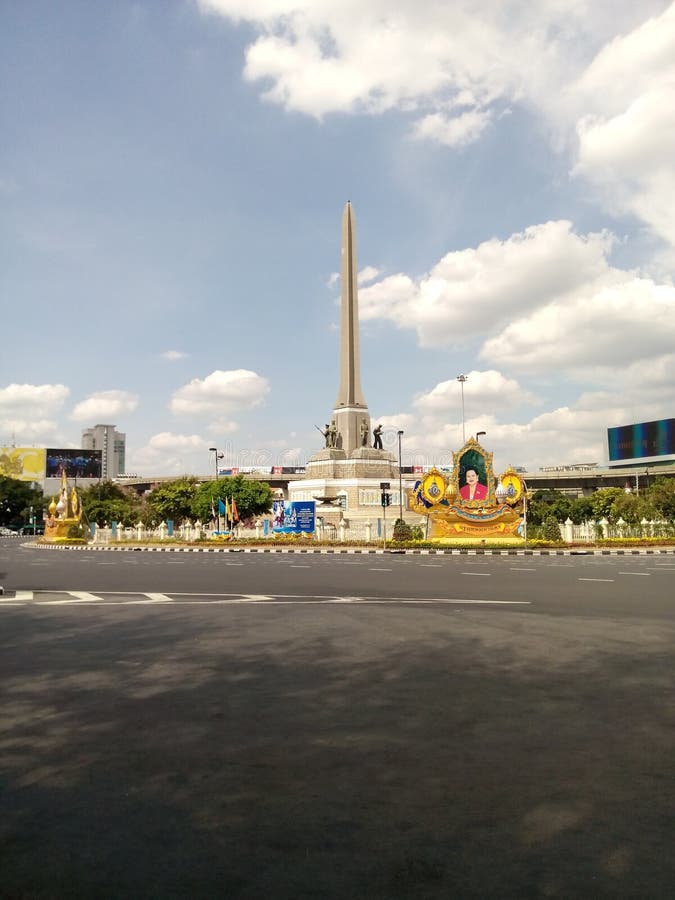 Victory monument editorial photo. Image of blue, victory - 59133001