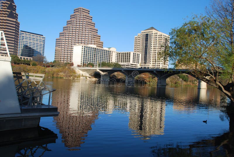Vida del río de Austin imagen de archivo. Imagen de cielo - 3979777