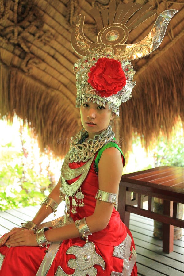 Vidas Do Li Dos Nativos Da Ilha De Hainan Foto de Stock Editorial ...