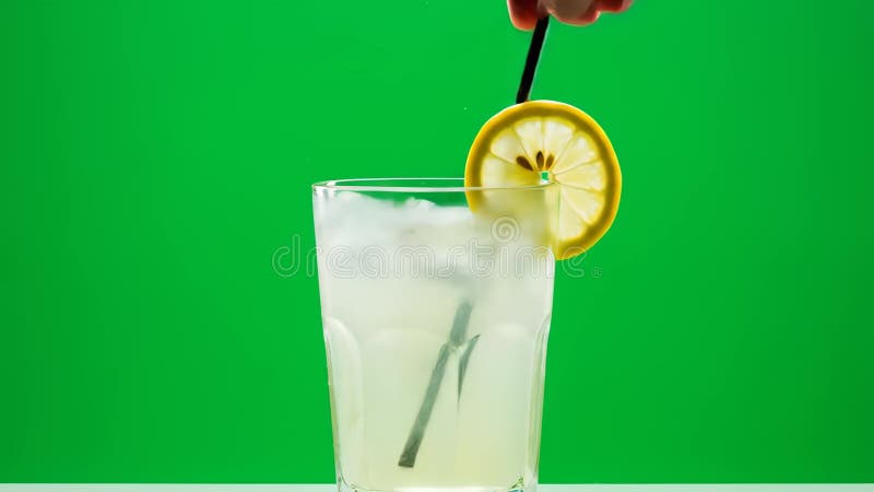 Refreshing Lemonade Cocktail Preparation: a Step-by-Step Guide on Green ...