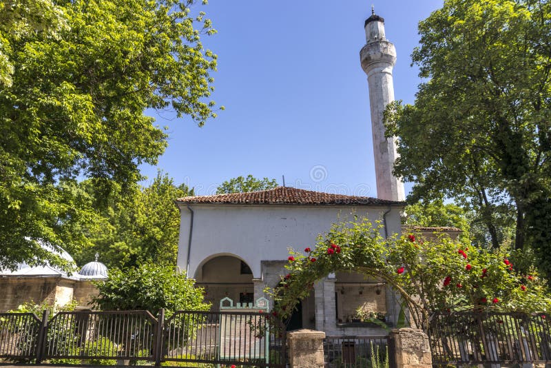 Osman Pazvantoglu Mosque in Vidin, Bulgaria Editorial Photography ...