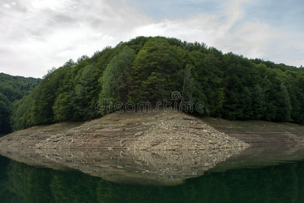 Vidraru lake stock image. Image of landscape, horizontal - 26347343