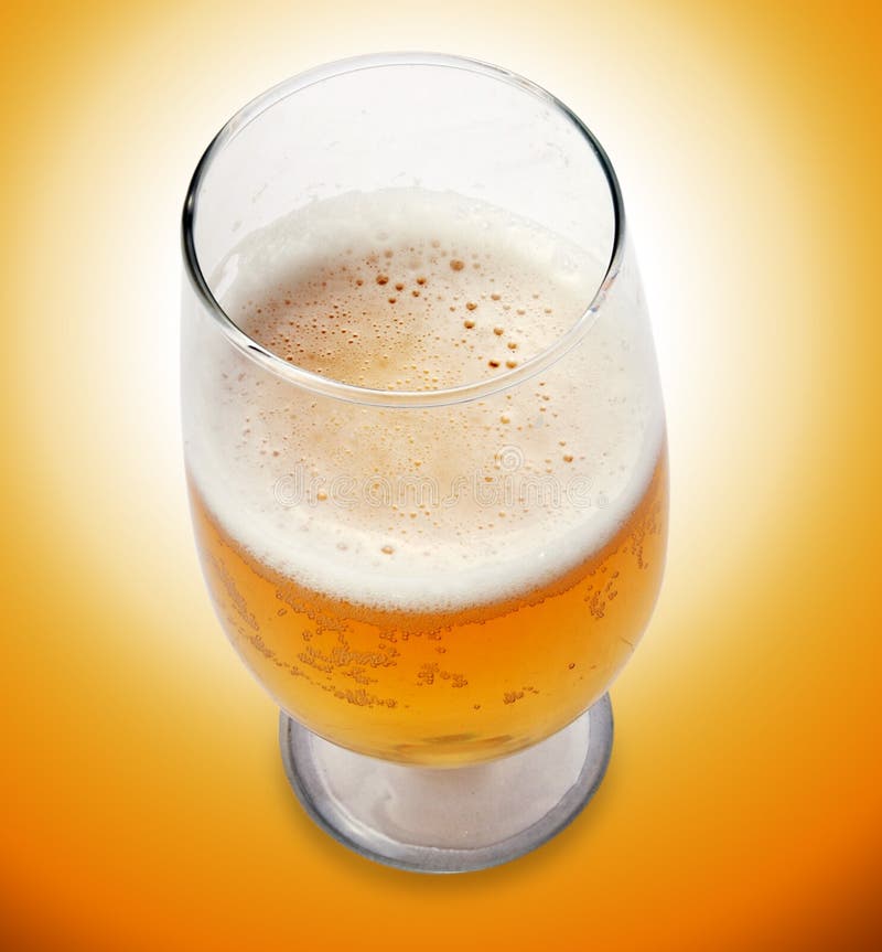 Cerveza En Vidrio Con La Naranja Imagen de archivo - Imagen de fruta ...
