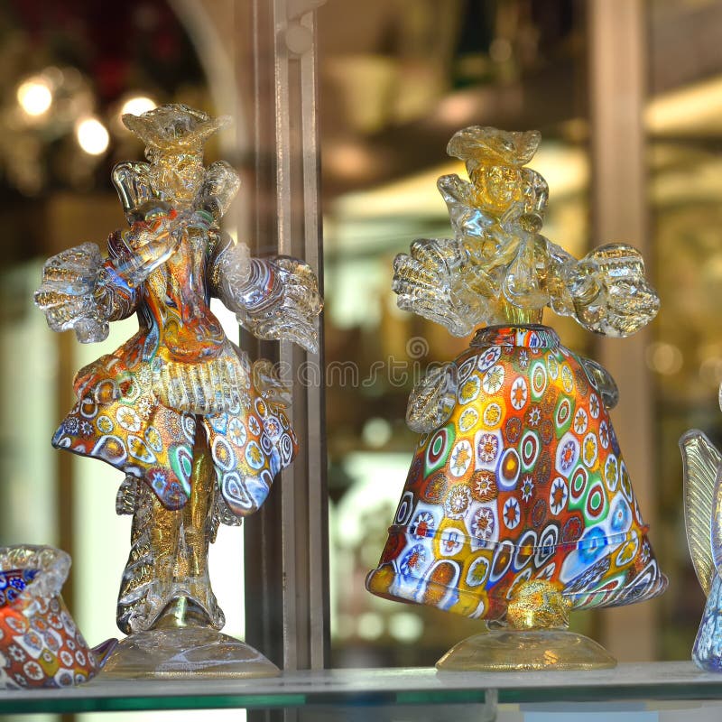 Vidrio de Murano imagen editorial. Imagen de figuras - 45683315