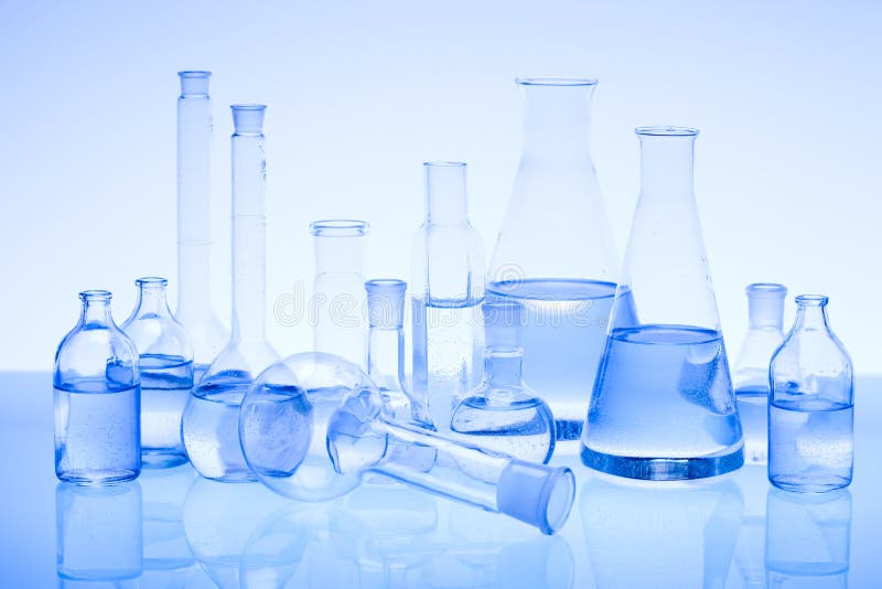 Vidrio del laboratorio imagen de archivo. Imagen de muestra - 17688815