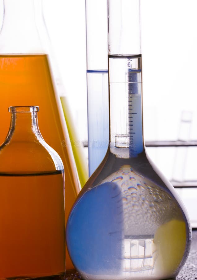 Vidrio del laboratorio imagen de archivo. Imagen de ciencia - 1900445