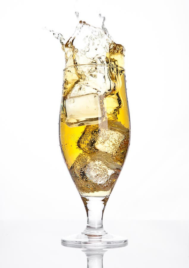 1,305 Frasco Da Cerveja No Gelo Fotos - Fotos de Stock Gratuitas e ... 1,305 Frasco Da Cerveja No Gelo Fotos - Fotos de Stock Gratuitas e ...