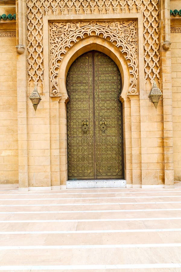 Porte Orientale Magnifique Au Maroc Image stock - Image du métal, gravé ...