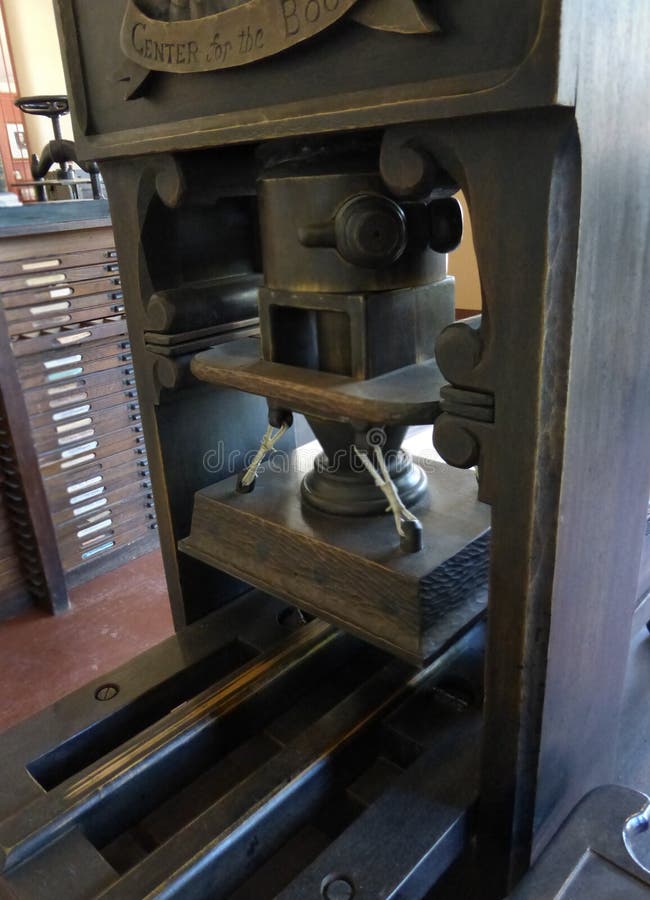 Vieille Presse Typographique En Bois Image stock - Image du ...