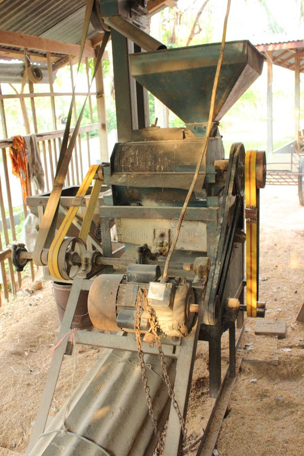 Vieille rizerie de village photo stock. Image of cassé - 30935286