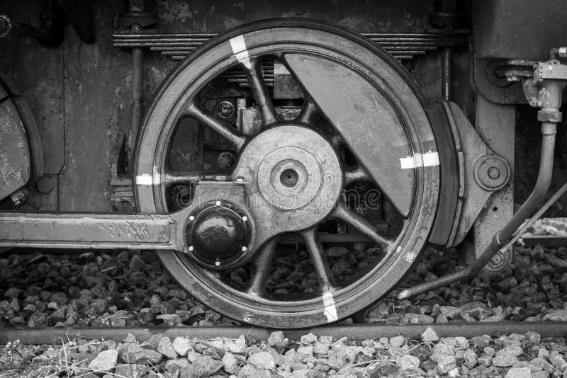 Vieille roue de train image stock. Image du gare, industrie - 144972291