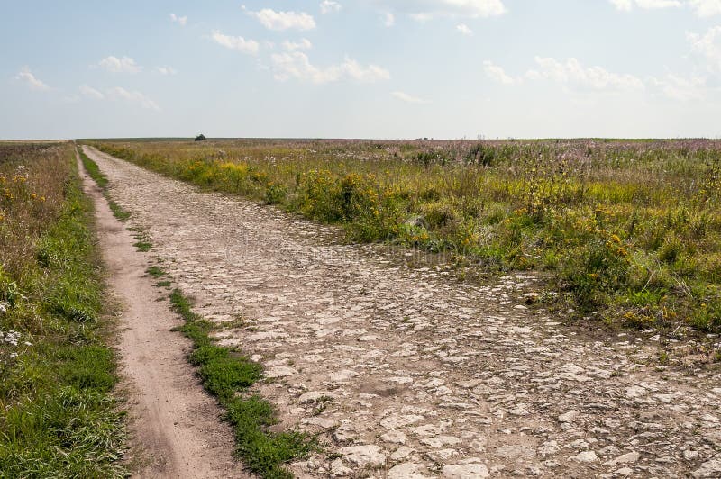 Vieille route en pierre image stock. Image du brique - 75569247