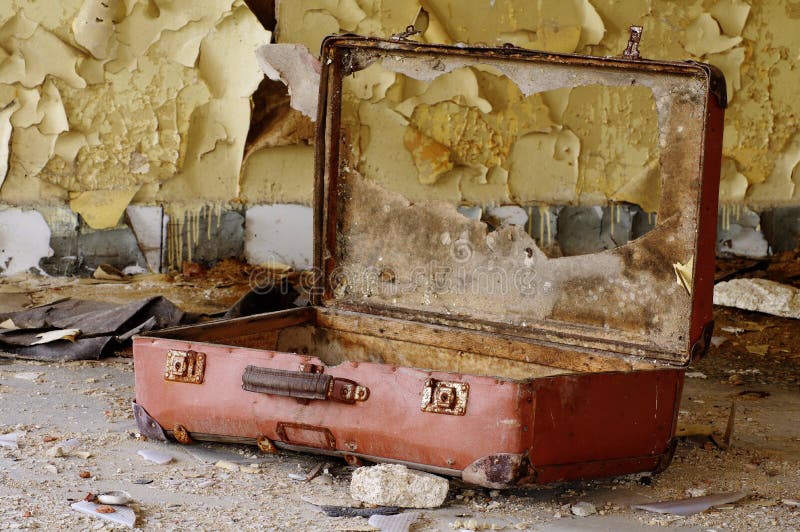 Vieille Valise Casse Photos Stock - Téléchargez 110 Photos libres de droits