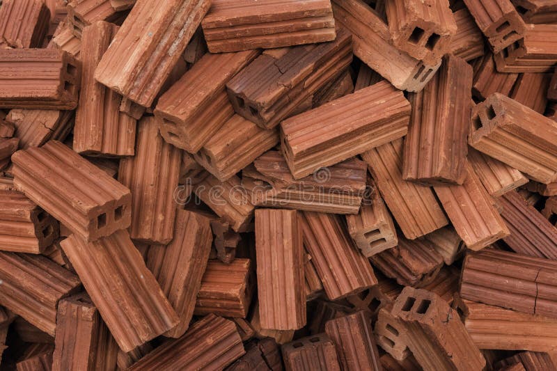 Briques D'argile Rouge Pour La Construction Photo stock - Image du ...