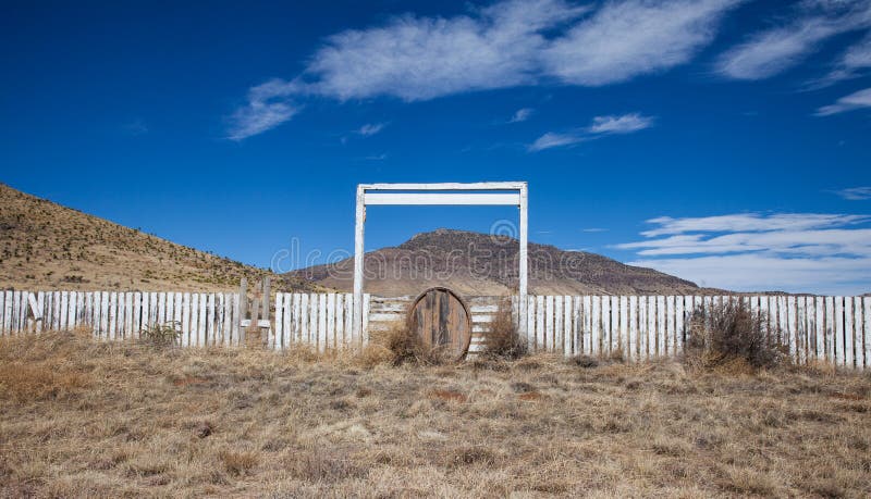 Vieja entrada del rancho foto de archivo. Imagen de blanco - 38383880