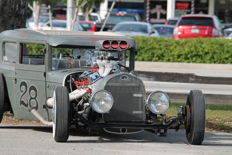 Viejo Rusty Rat Rod Al Aire Libre En Miami Foto editorial - Imagen de ...