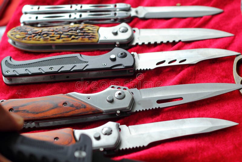 Viel scharfes Messer stockbild. Bild von scharf, cutlery - 46465295