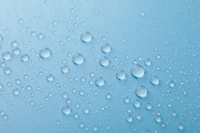 Viele Wassertropfen Auf Blauem Grund Stockfoto - Bild von hell, wasser ...