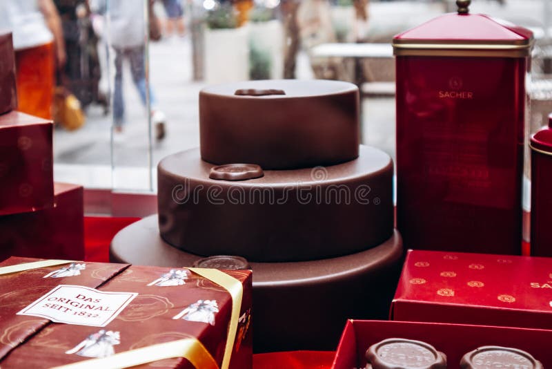 The Famous Sacher Cake at the Cafe Sacher in Vienna Editorial Stock ...