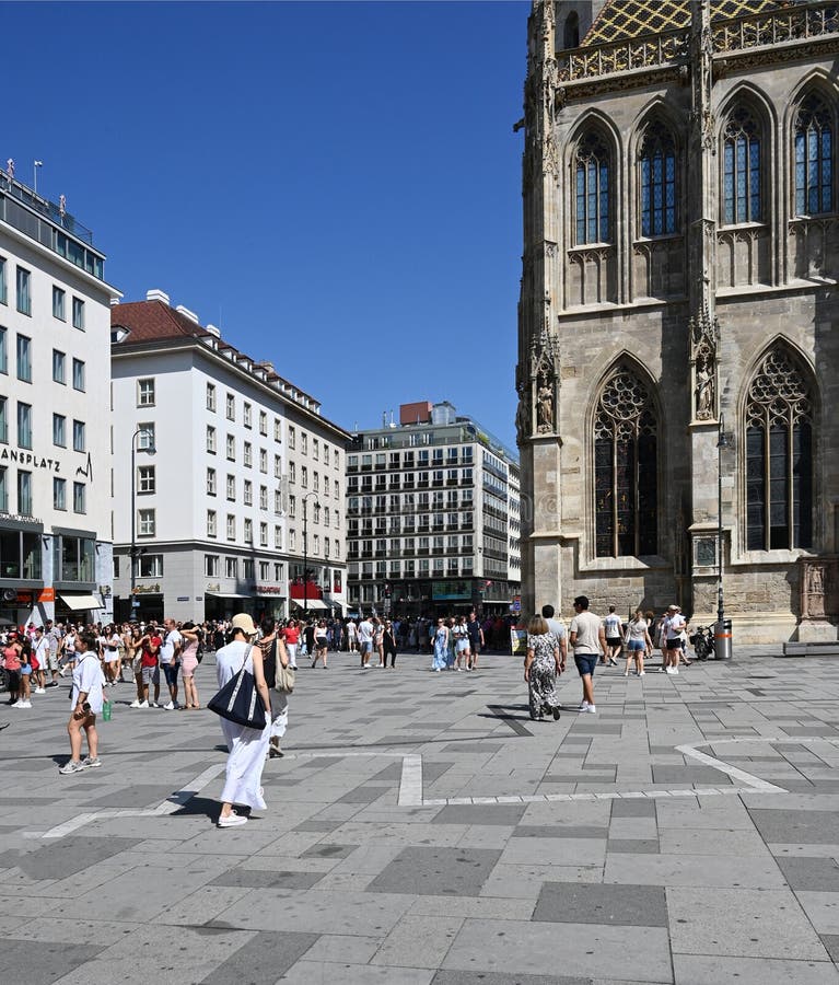 Stephansplatz Square, Vienna. Austria Editorial Stock Photo - Image of ...