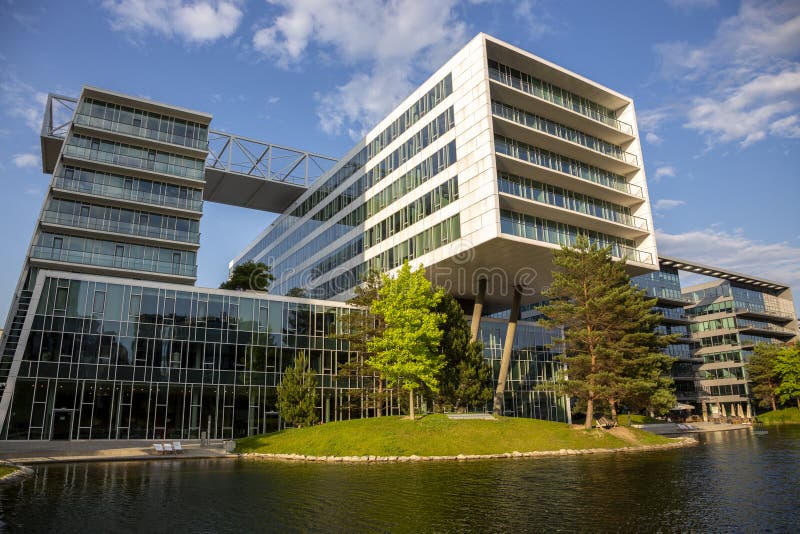 Beautiful Buildings on the Streets of Vienna Editorial Stock Image ...