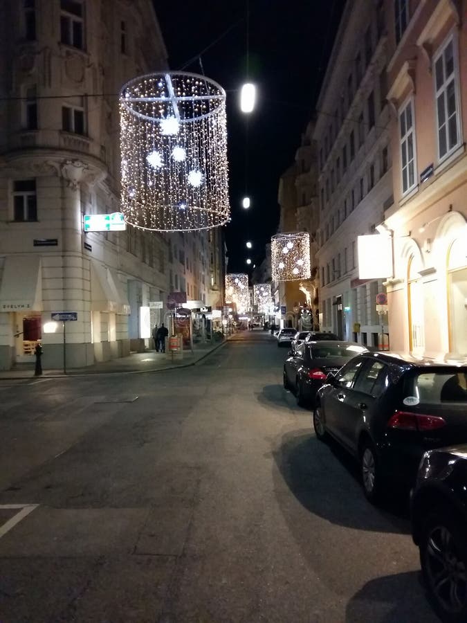 Vienna Night Street. editorial photography. Image of residents - 68344477