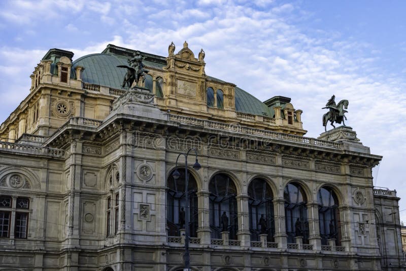 Vienna Operahouse (Wiener Staatsoper) at Dusk Stock Image - Image of ...