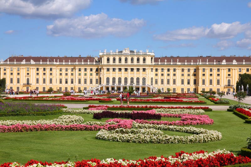 Vienna - Schoenbrunn editorial stock photo. Image of flowers - 22490333