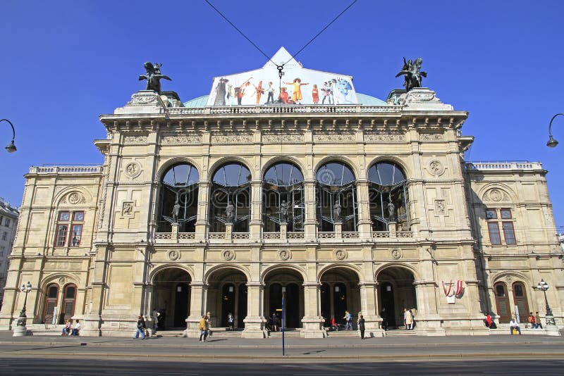 Vienna State Opera House (Staatsoper) in Vienna Editorial Stock Photo ...