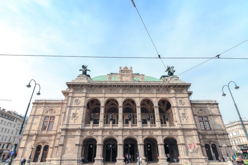 Vienna State Opera and and Walking People Editorial Stock Image - Image ...