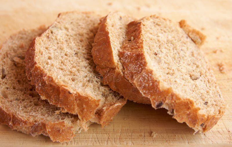 Vier Scheiben brot stockbild. Bild von organisch, makro - 11797647