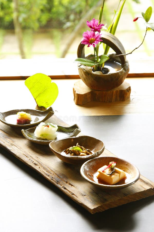 Vier Schotels Van Gevoelig Plantaardig Voedsel Stock Afbeelding - Image ...