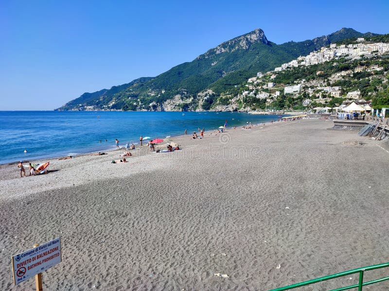 Vietri Sul Mare - Spiaggia Libera Con Divieto Di Balneazione Editorial ... Vietri Sul Mare - Spiaggia Libera Con Divieto Di Balneazione Editorial ...