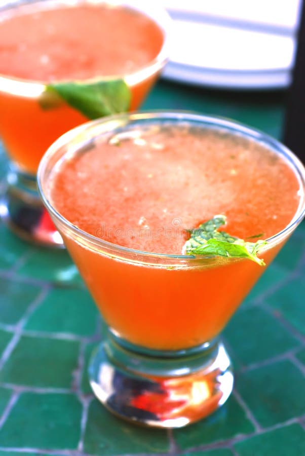 Vieux cocktail cubain image stock. Image du configuration - 8432869