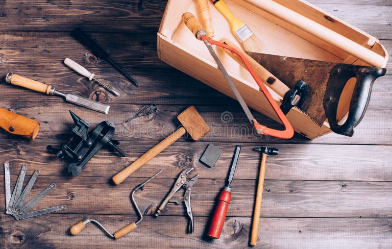 Vieux Outils De Charpentier Image stock - Image du matériel ...