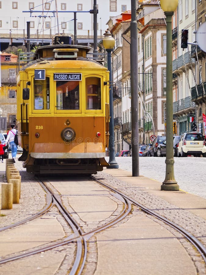 870 Photos de Tramway Porto - Photos de stock gratuites et libres de ...