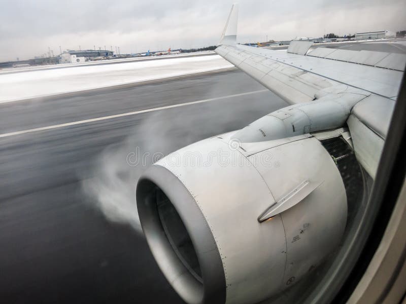 Airplane Engine with Propeller Stock Image - Image of piston, wing ...