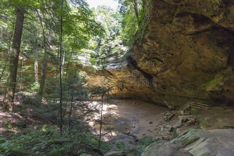 View of Ash Cave in Summer, Hocking Hills State Park, Ohio Stock Image ...