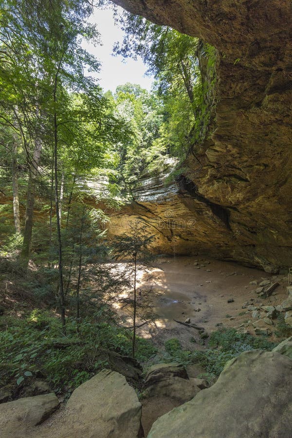 View of Ash Cave in Summer, Hocking Hills State Park, Ohio Stock Photo ...