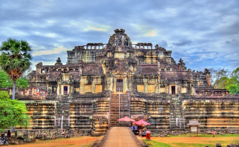 Top View of Angkor Wat Temple Stock Image - Image of ruin, rainforest ...