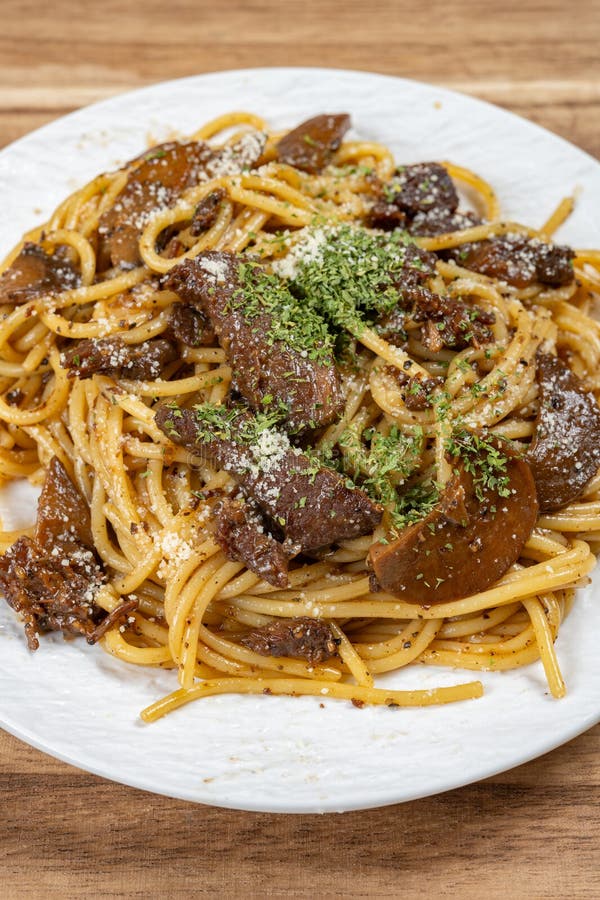 View Black Pepper Beef Fillet Spaghetti Vertical Composition Stock ...
