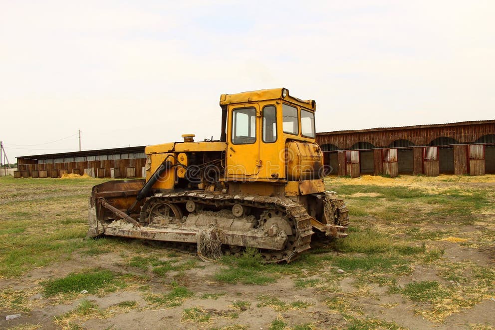 View of the Bulldozer from the Side Stock Photo - Image of bulldozer ...