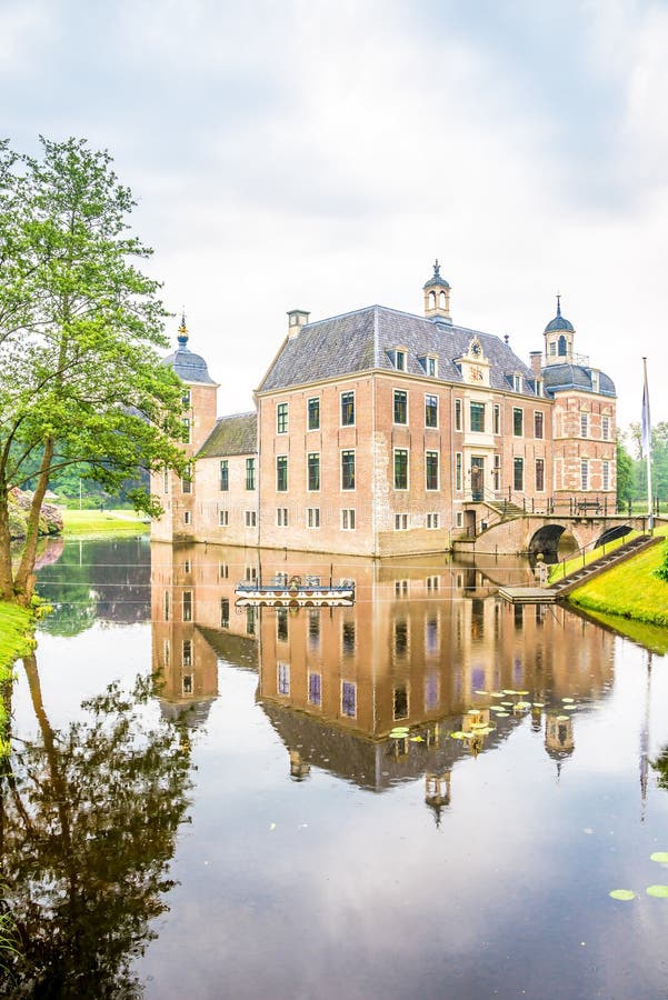 View at the Castle of Ruurlo in Netherlands Stock Photo - Image of ...