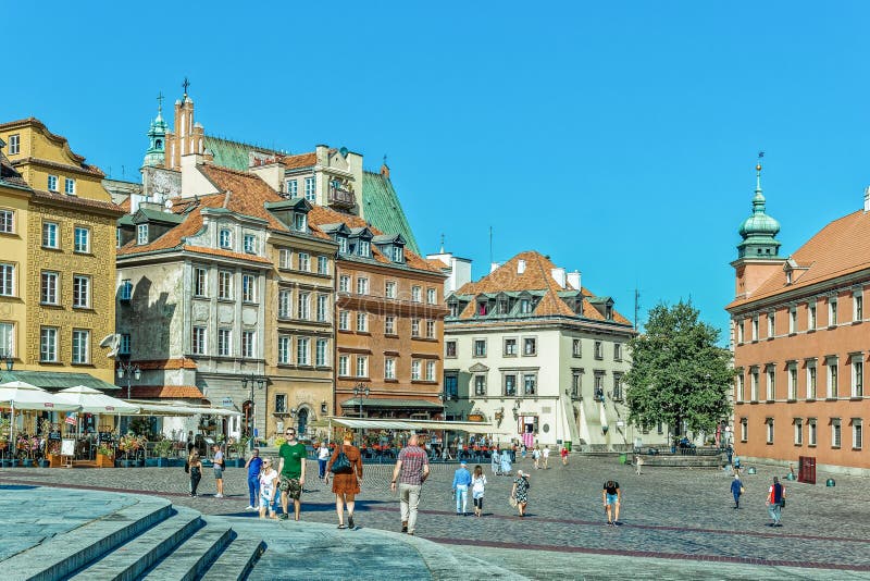 Castle Square, Warsaw, Poland Editorial Photo - Image of colour ...