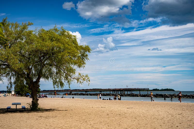 View of the Centre Island Beach in the Toronto Islands. Editorial Photo ...