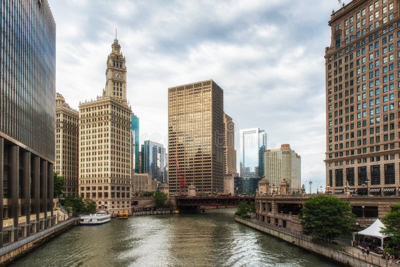 View of the Chicago Riverside with a Bridge and Skyscraper Editorial ...