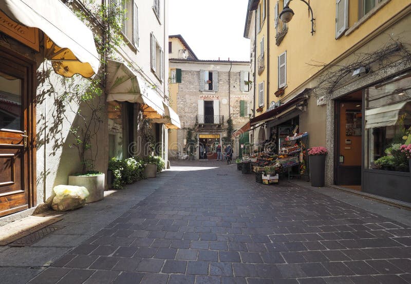 View of the city of Como editorial image. Image of view - 90540135