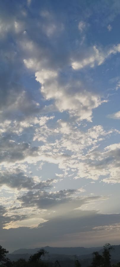 View cloud hil stock image. Image of plain, sunrise - 285702433